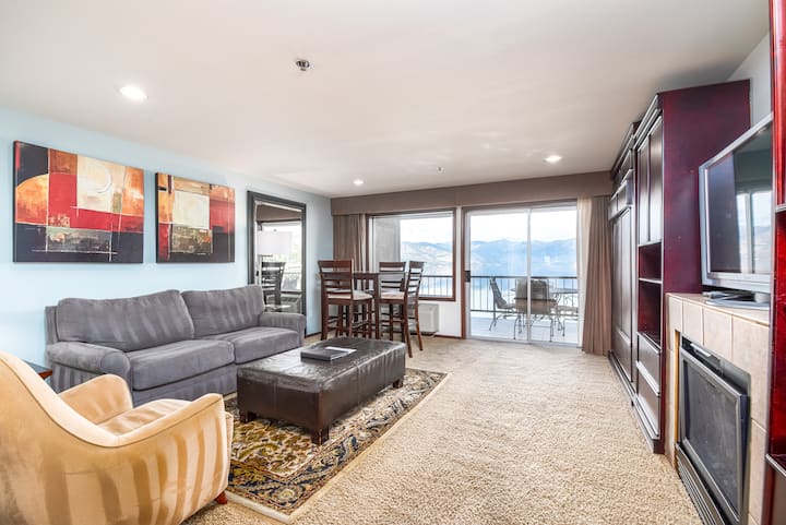 Grandview 206 - Luxury Waterfront Condo - Lake Chelan, WA