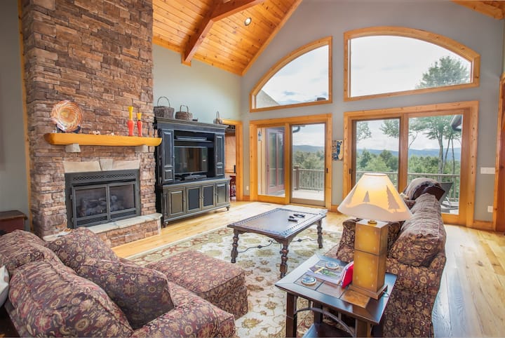 Mountainside Cabin In Luxury Community - Wilbur Lake, TN