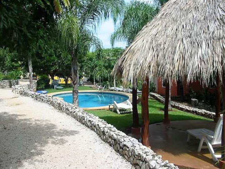 Centric, Clean, Safe, With Pool & Monkey Visitors - Tamarindo