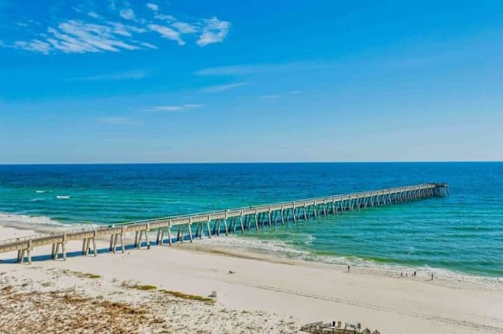 Catch The Wind 3 Bedrooms | 2 Bathrooms | Sleeps 10 | Gulf-front - Navarre, FL
