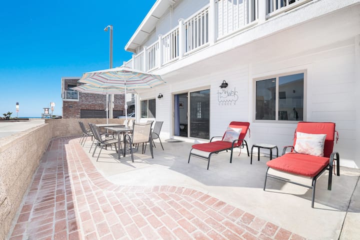 Stay One House From The Sand With Expansive Patio - Huntington Beach, CA