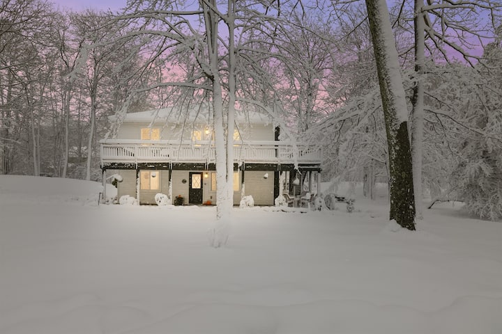 Villa W/king Beds, Hottub, Fire Pit, Billiard, Ev - Mount Pocono, PA