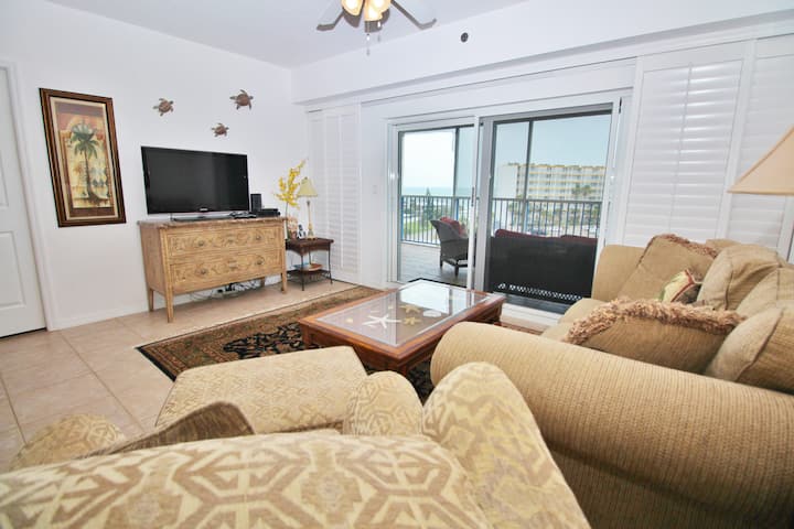 Beach Condo In An Awesome Resort Style Complex - Edgewater, FL