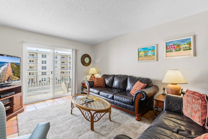 Enjoy Great Ocean And Pool Views From Your Balcony - New Smyrna Beach, FL