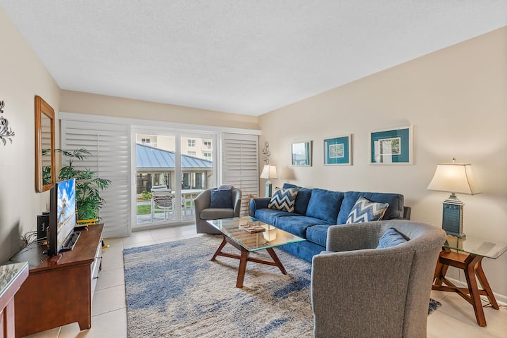 Easy Access To Pools & Beach From 1st-floor Condo - New Smyrna Beach, FL