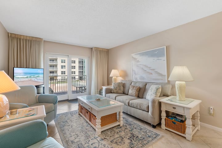 Relaxing Condo In Oceanfront Complex - New Smyrna Beach, FL