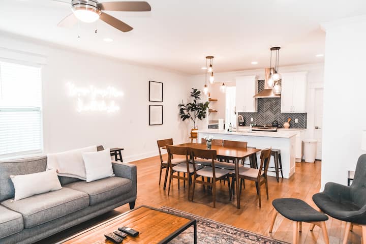 Stylish, Spacious Music City Home -Prime Location! - Nashville, TN