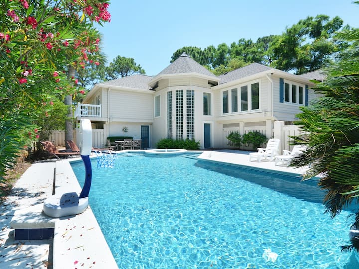 Pup Friendly Ocean Front Home With Pool & Beach - Bluffton, SC