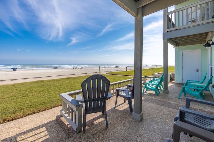 First-floor Beachfront | Patio & Pool Escape - North Padre Island, TX