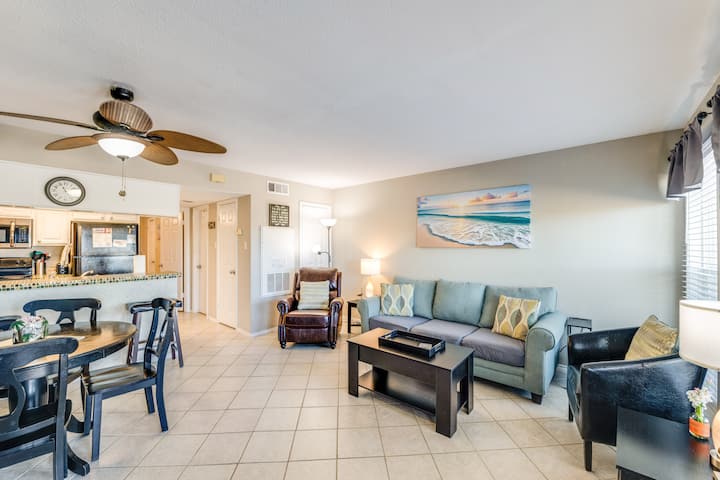 Coastal Dog-friendly Stay | Beach, Pool & Hot Tub - North Padre Island, TX
