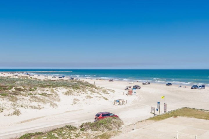 Beachside Comfort | Private Balcony & Pool Views - Corpus Christi, TX