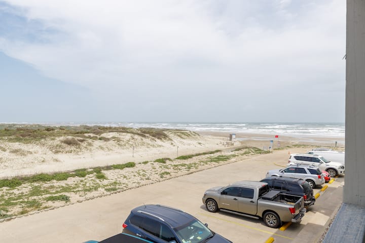 Beachside Family Escape | Balconies & Steps To Sand - Corpus Christi