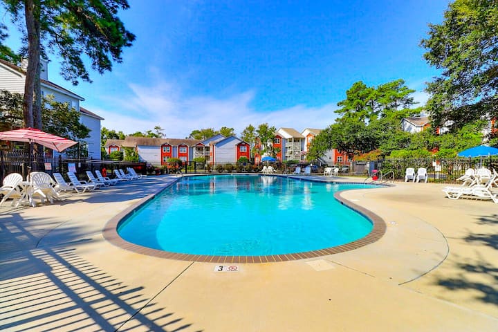 Cozy 2br Retreat | Pool, Tennis & Quick Beach Acce - Kill Devil Hills, NC