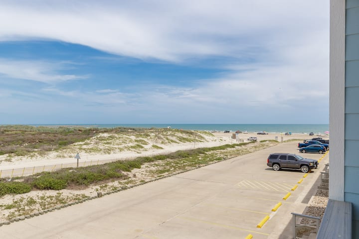 Relax & Unwind | Sun, Sand & Poolside Fun - Corpus Christi, TX
