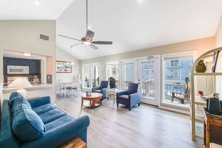 Beach Condo Getaway | Pool, Hot Tub & Balcony - Corpus Christi, TX