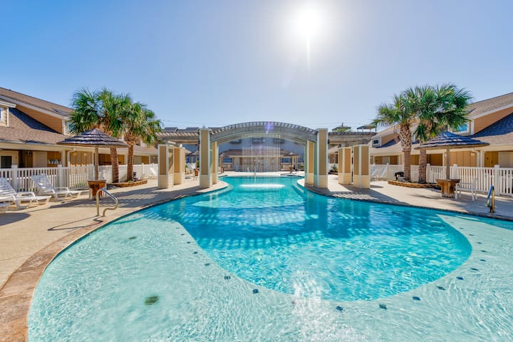 Pet-friendly Coastal Getaway | 2 Heated Pools - North Padre Island, TX