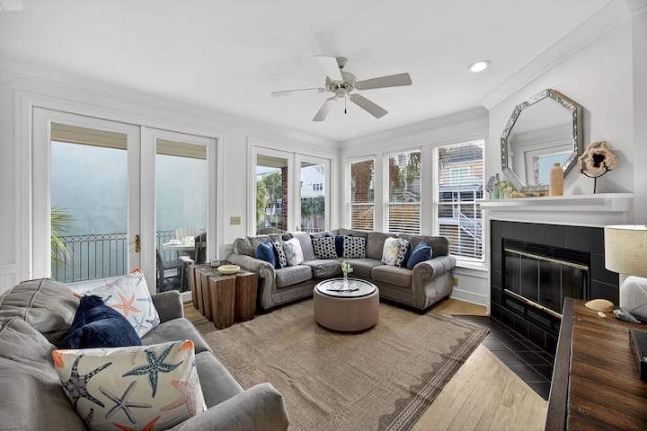 Steps To Beach+ Ocean, Pool Access- Grand Pavilion - Isle of Palms, SC