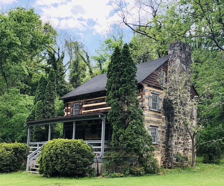 Riverfront Cabin! Farm, Campfires, Kayaks & Trail - Luray, VA
