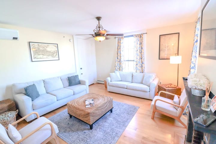 Historic Brick Apartment | Parking + Prime Locatio - Portland, ME
