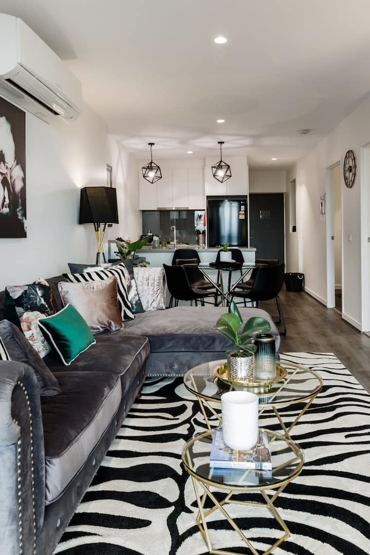 2br Glam In Platinum Tower • City View & Parking - Richmond