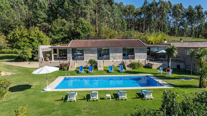 Villa 206 Spacious Villa Ideal For Large Groups - Paredes de Coura