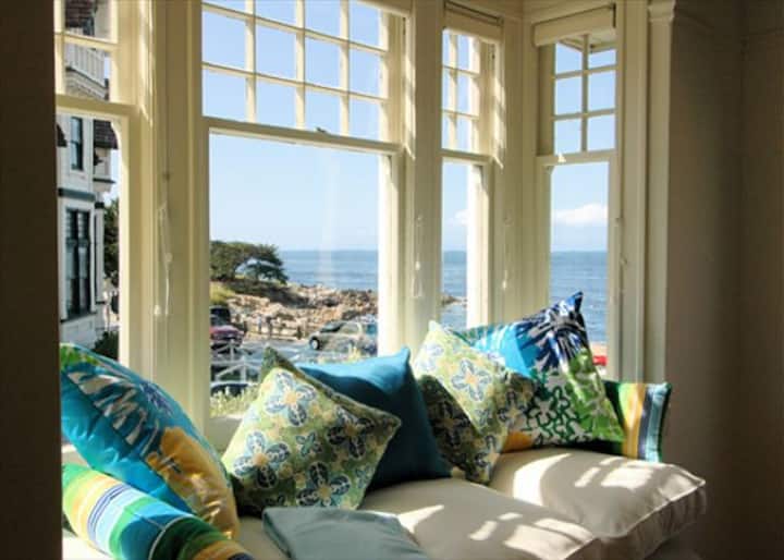 3118 Yellow House Main - Walk To The Aquarium! - Pacific Grove, CA