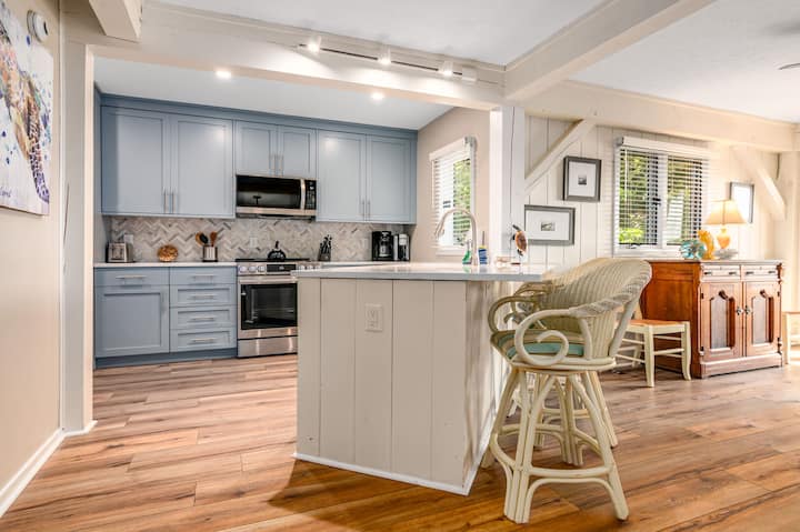 Beautiful Sunsets At This Marsh View Condo - Bald Head Island, NC