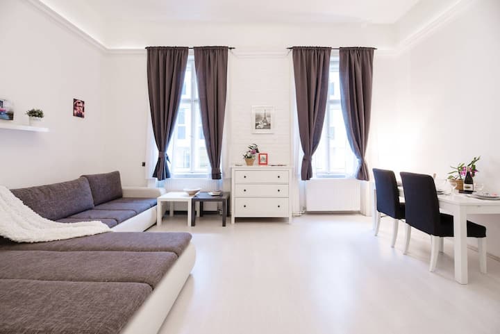 Central Apartment Close To The Riverside - Budapest