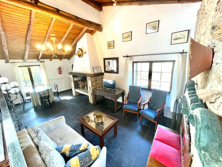 Cr Tomillo En Finca Rústica Con Piscina Y Barbacoa - Extremadura