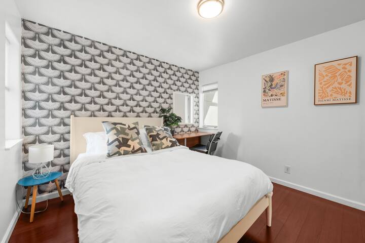 Nook At Bayhaus | Parking | W/d | Housecleaning - San Francisco, CA