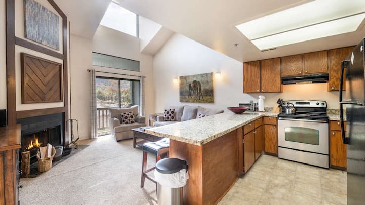 Walk To The Slopes From Powder Pointe | Ppob304 - Park City, UT