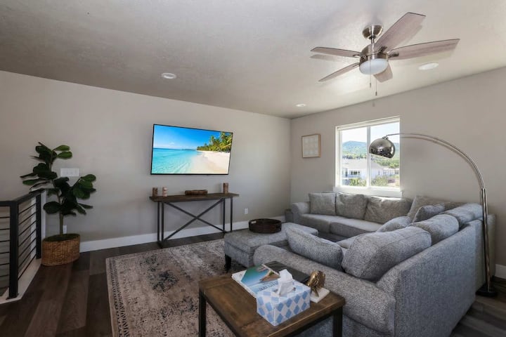 The Hideout #24 - Pool, Hot Tub, And Lake Access! - Garden City, UT