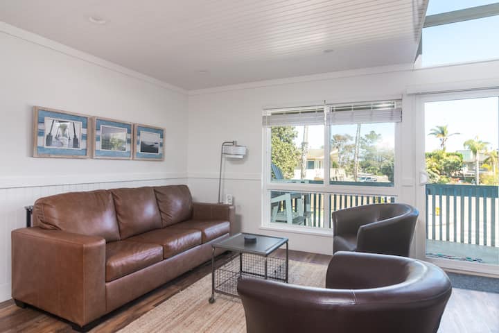 Seaside Condo Heated Pool And Hot Tub! - Carpinteria, CA