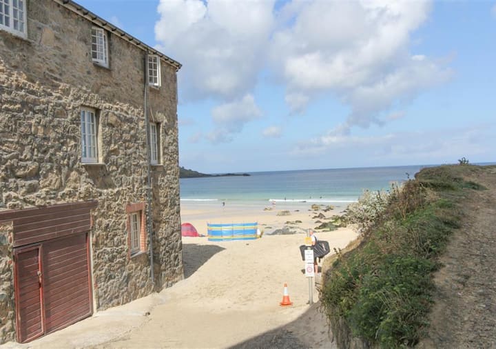 49 St Nicholas Court - St Ives