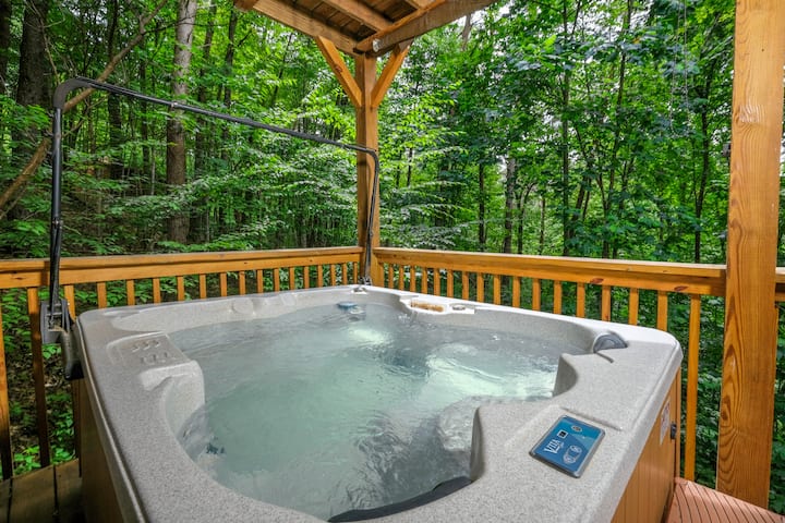 The Tree House - Between Pigeon Forge & Gatlinburg - Gatlinburg