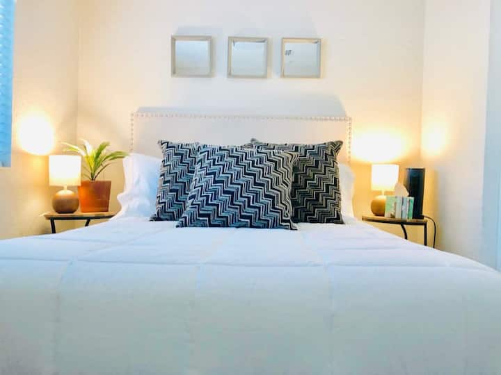 Sunny Guest Suite W/ Large Backyard - Pets Welcome - Phoenix, AZ