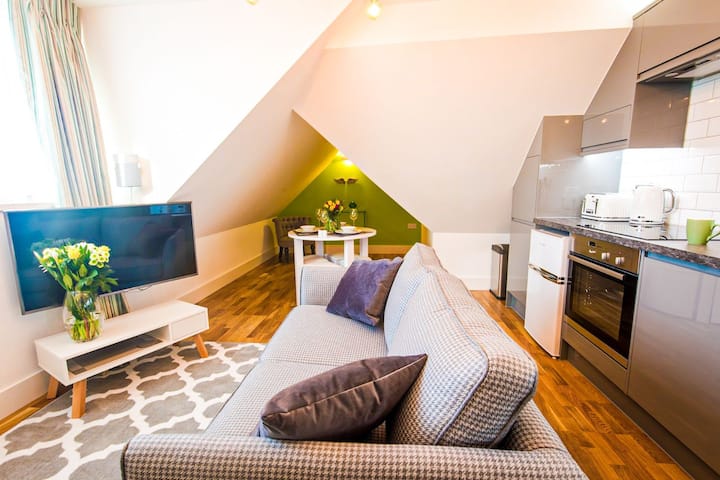 Bright Loft Apartment At The Heart Of Broadstairs - Viking Bay
