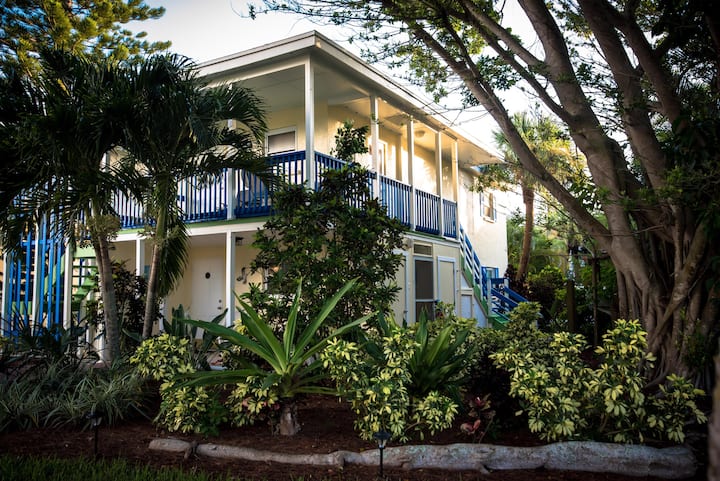 323 Canal Rd - Siesta Key Village Condo - Siesta Key, FL