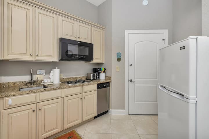 Salt Air Villas #214 | Close To Beach | Pool & Gated Community - Sea Island, GA