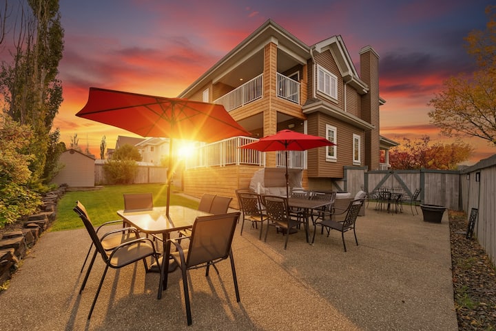 Cove - Huge Estate! King Beds, Games Room & Bbq - Edmonton