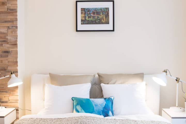Ultra Central, Large Home With Ac And Balcony - Budapest