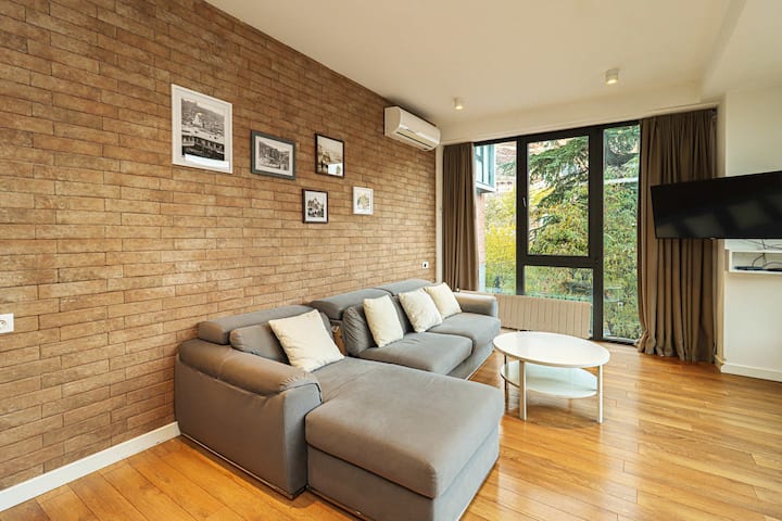 Luxurious 1br Apt In Old Tbilisi - By Wehost - Tbilisi