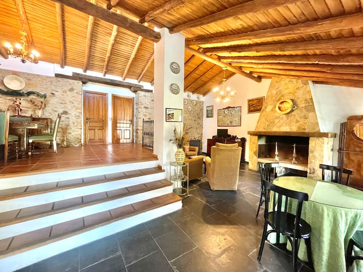 Finca Romero · Home With Barbecue And Pool - Logrosán