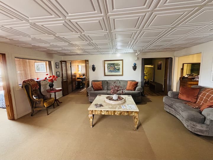 Girlfriends Getaway In The Heart Of The Village - Nashville