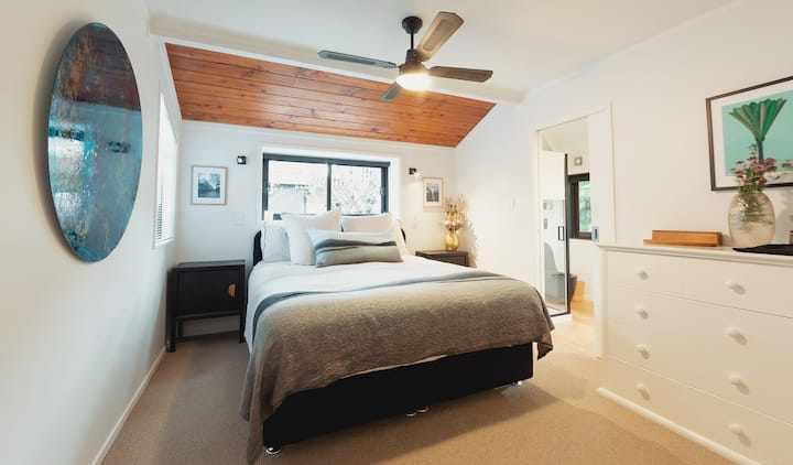 Sandhana Midnight Room - Waiheke Island