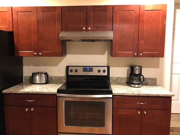 109s2 | The Strathmore 2 | 3br 2b W/ac | Bi-level - Cambridge