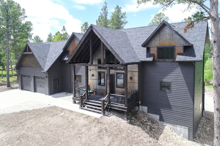 Incredible 5 Br Open Concept Cabin W/ 3 King Suites, Hot Tub - Near Deadwood - Deadwood, SD