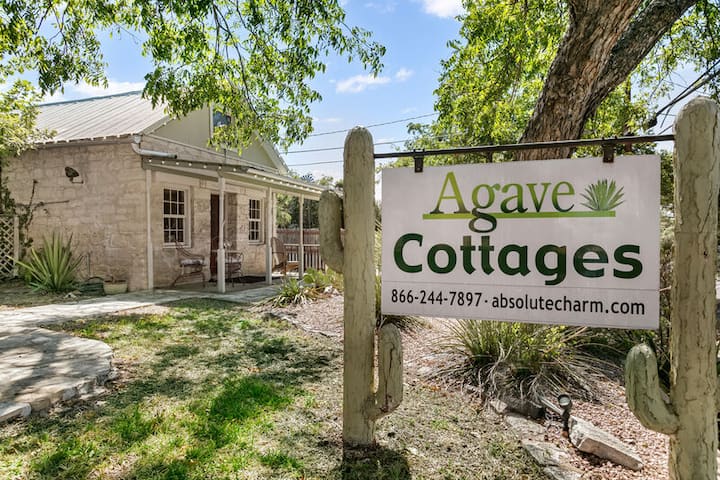 Agave Cottage | Walk To Main | 1/1 - Texas
