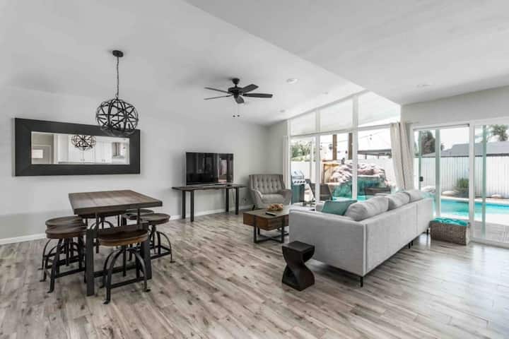 Walk To Old Town, Free Heated Pool W/ Waterfall - Paradise Valley, AZ