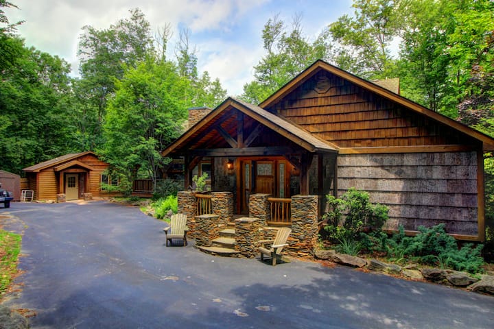 Home With Year-round Mountain Vacation Experience - Banner Elk, NC